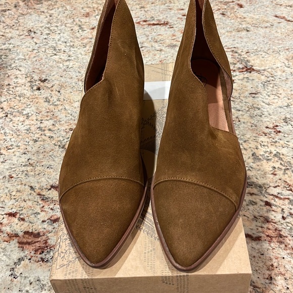 Free People | Shoes | Free People Royale Flat Cocoa Suede Size 39 | Poshmark